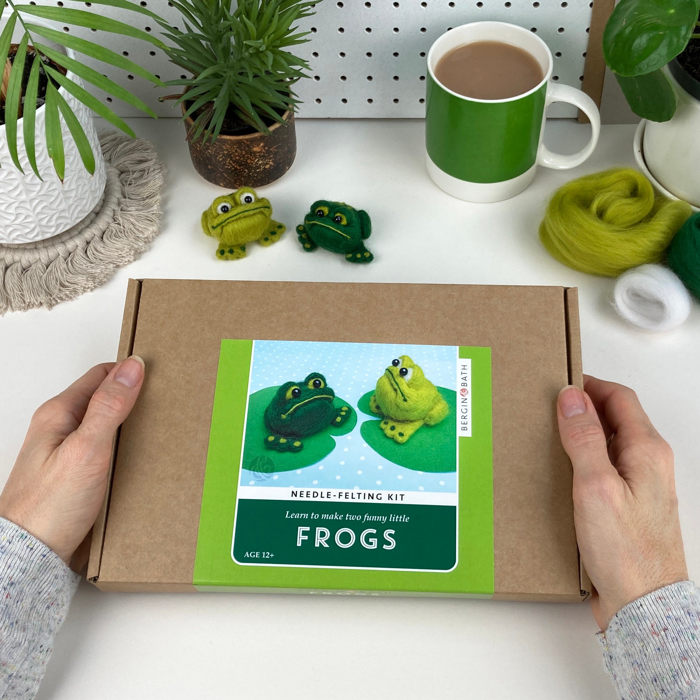 Needle felting kit - Frogs - Create these two funny frogs from wool ...