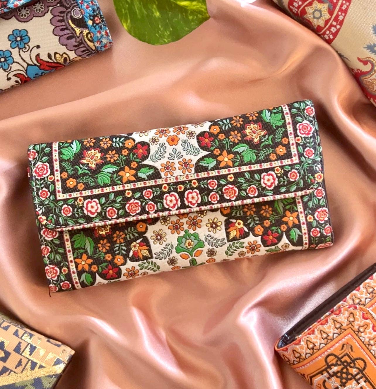 Green Boho Wallet, Handmade Wallet for Women | CREOATE